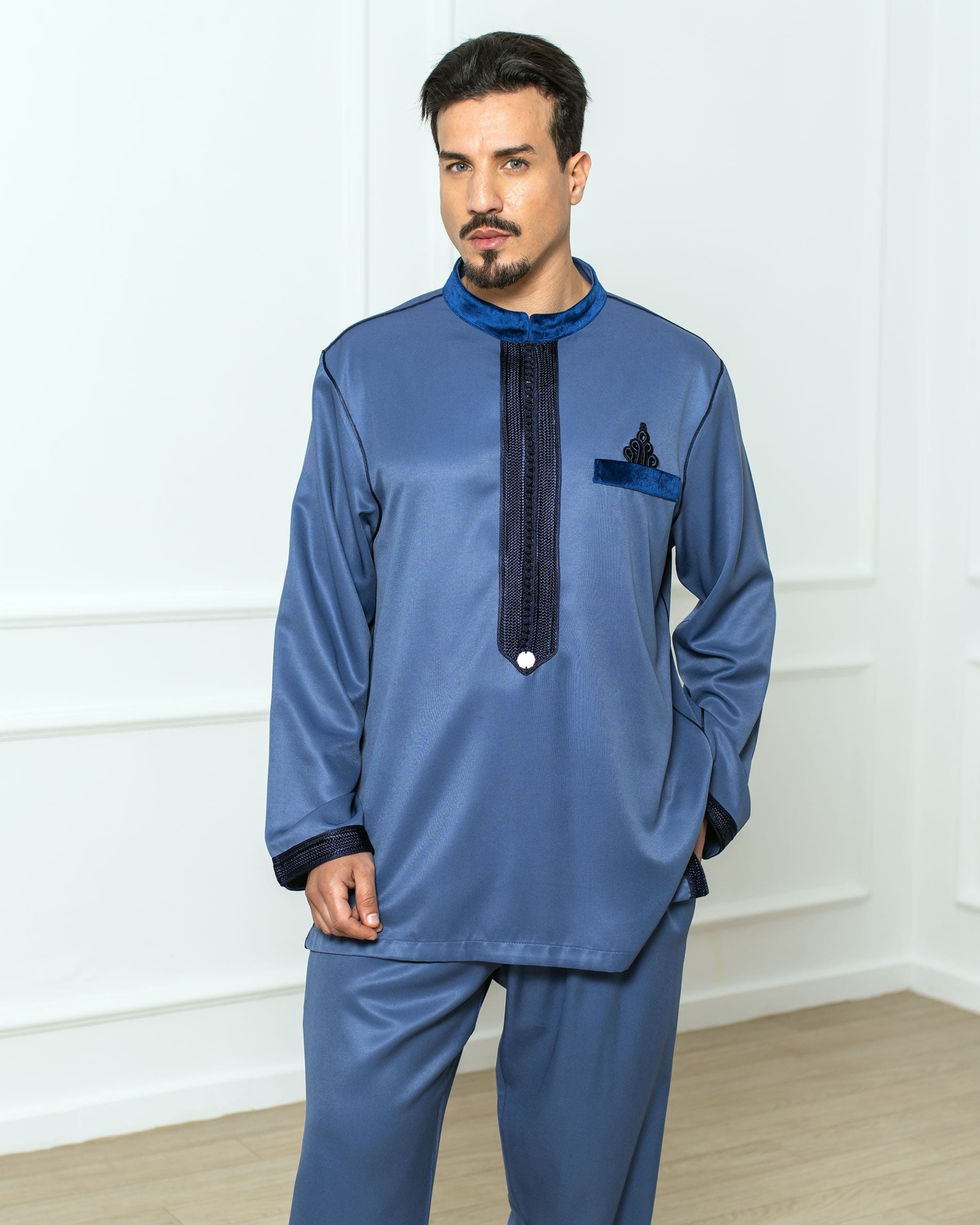 Traditional Jabador in Mlifa fabric with Zwak ornaments Size S